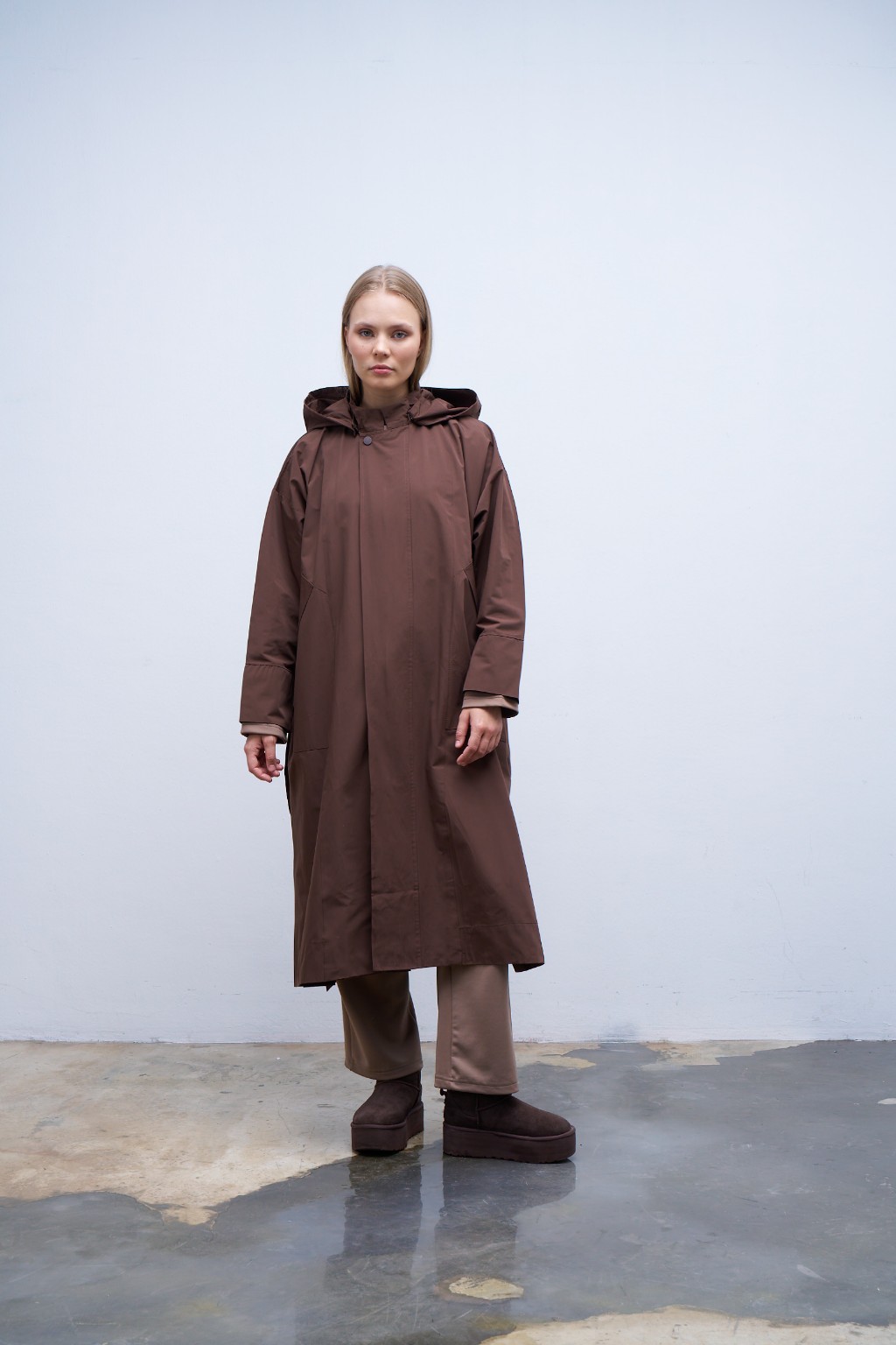 Qanu Kapüşonlu Oversize Yağmurluk Kahverengi - Qanu Tesettür Giyim