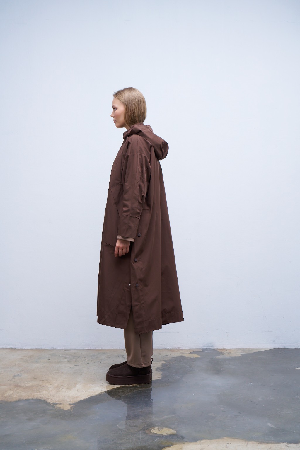 Qanu Kapüşonlu Oversize Yağmurluk Kahverengi - Qanu Tesettür Giyim